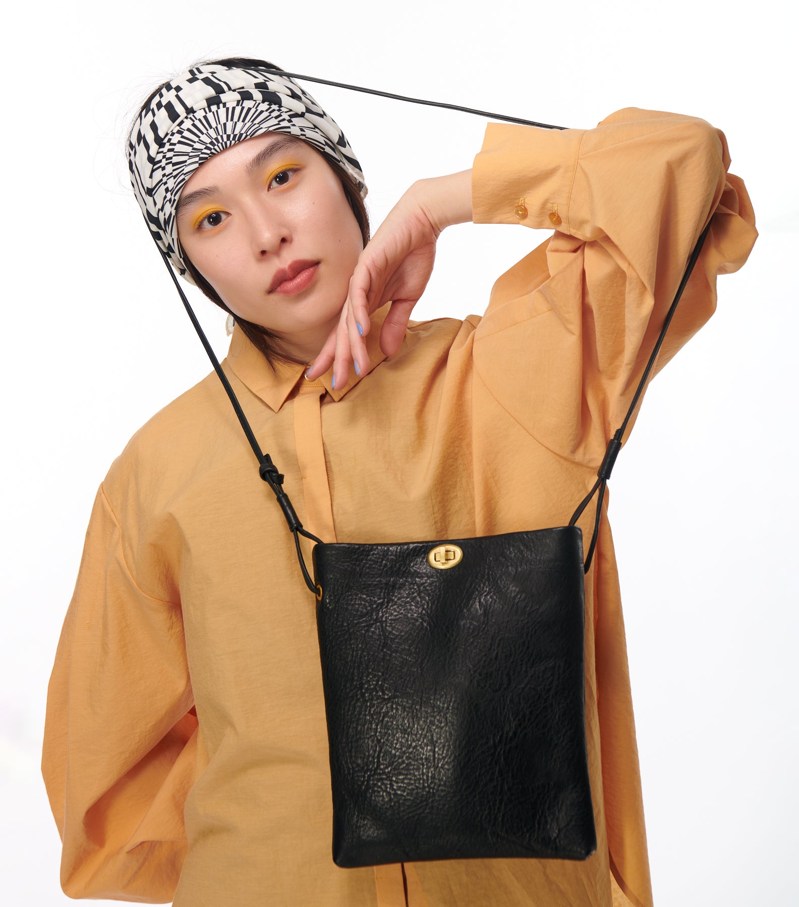 Shoulder bag / black | テーーマ teema